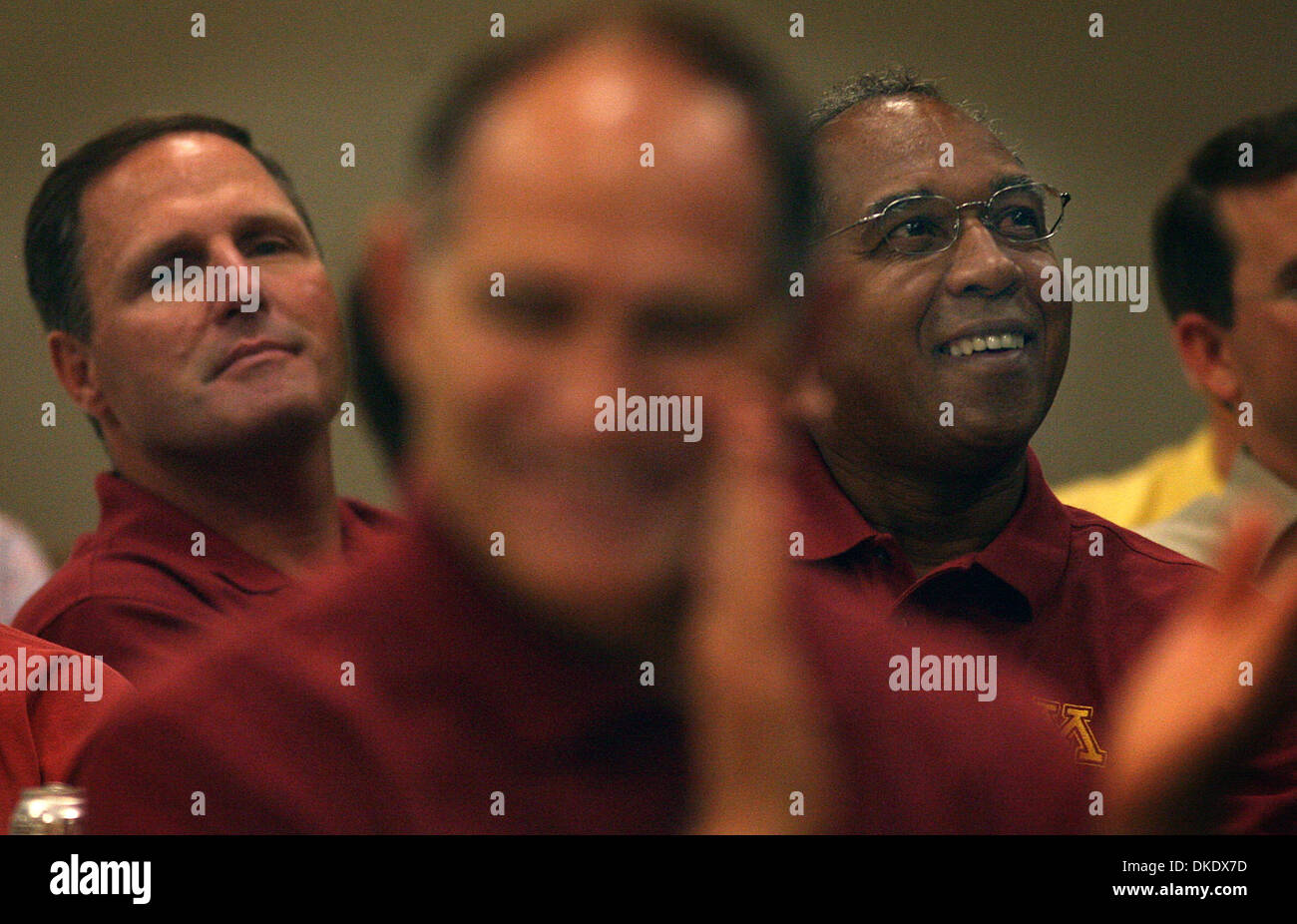 University minnesota head coach tubby hi-res stock photography and ...