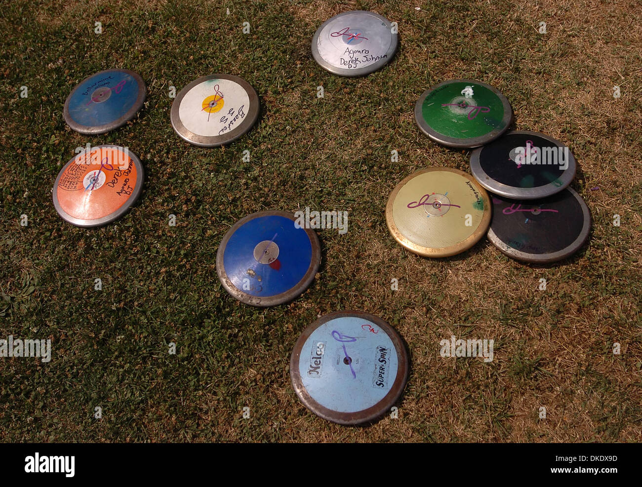 Round grass field 01 hi-res stock photography and images - Alamy