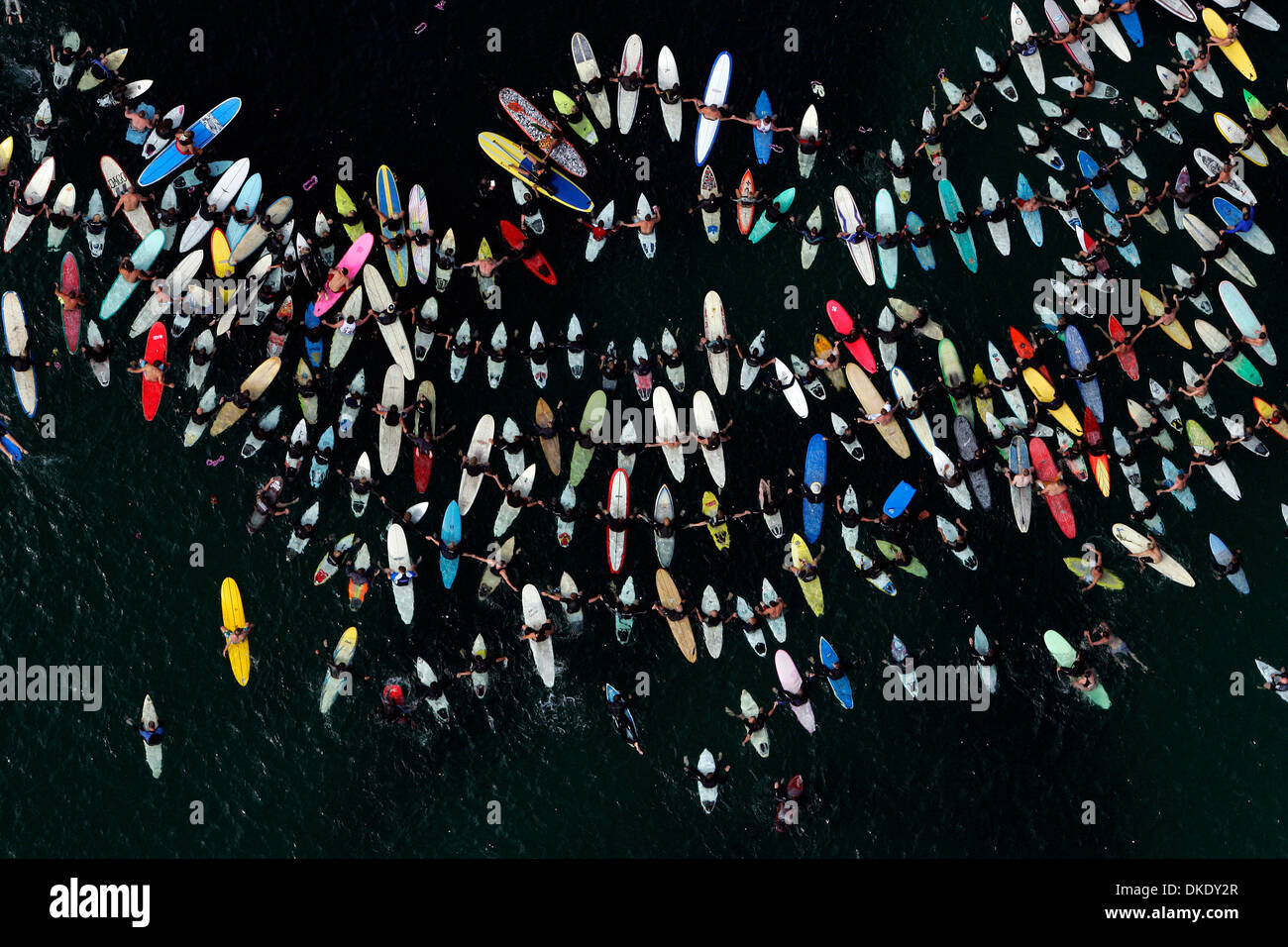 Jun 12, 2007 - San Diego, CA, USA - A memorial paddle out took place at ...