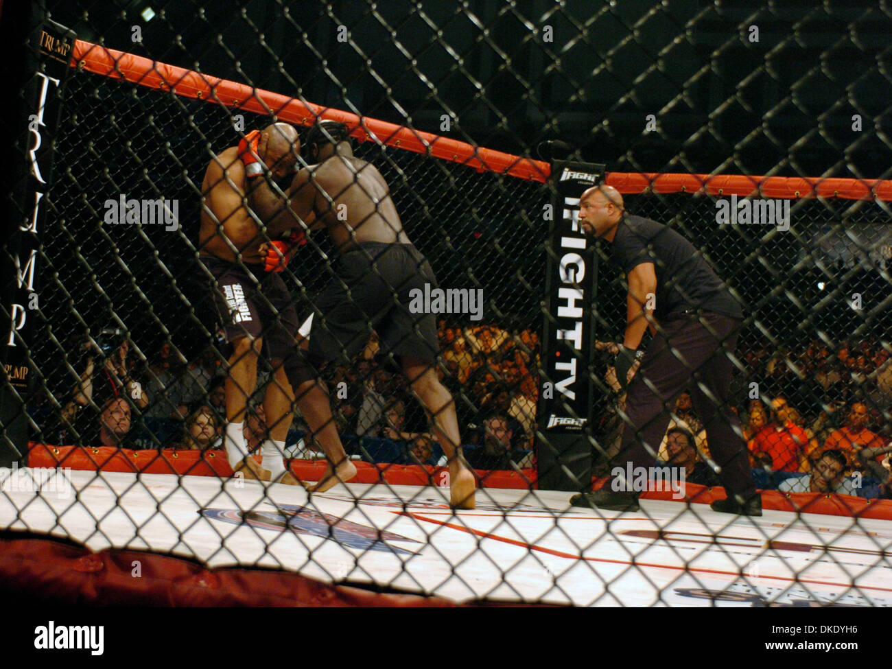 Jun 24, 2007 - Atlantic City, NJ, USA - KIMBO SLICE (R) and RAY MERCER ...