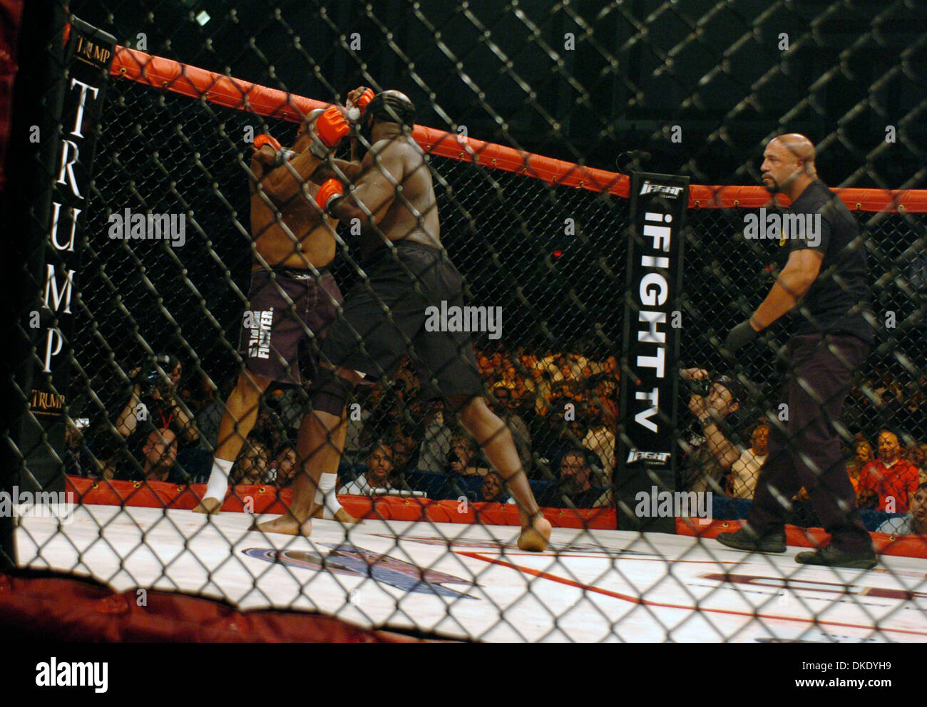 Jun 24, 2007 - Atlantic City, NJ, USA - KIMBO SLICE (R) and RAY MERCER ...