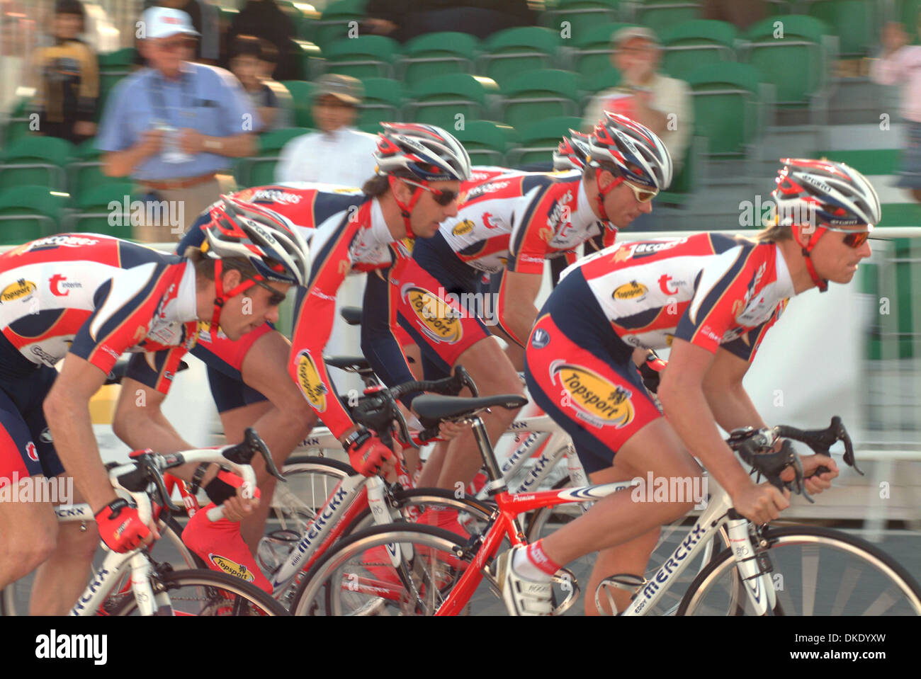 Jan 28, 2007 - Doha, Qatar - Stage 1: 6 km team time trial, Doha ...