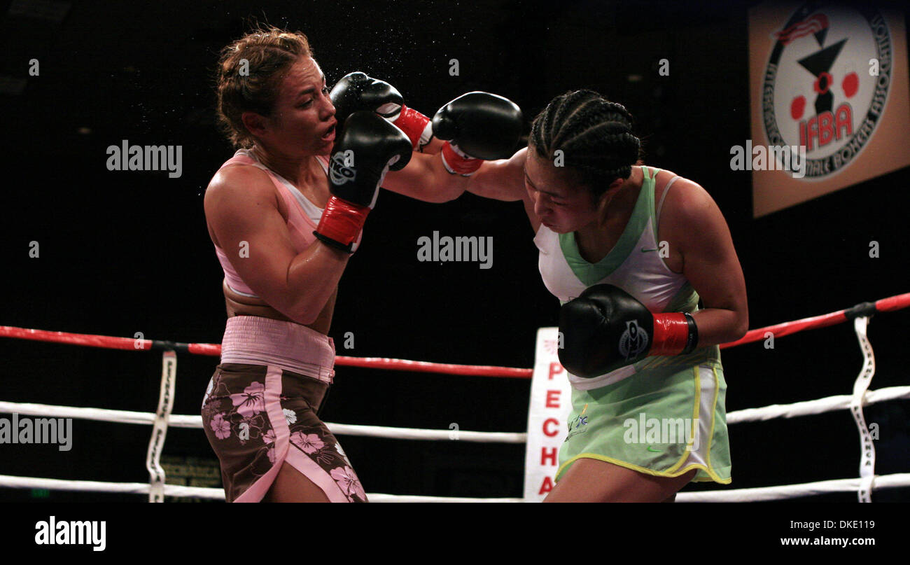 Jul 02, 2007 - Temecula, CA, USA - Boxing: ELENA REID (left) during her ...
