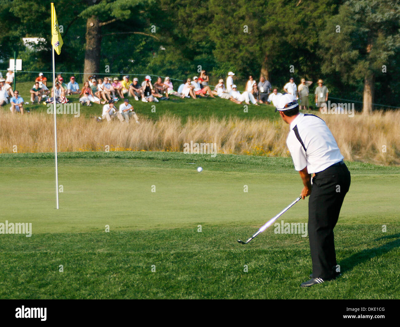 Jul 08, 2007 - Bethesda, MD, USA - MIKE WEIR chips his ball onto the ...