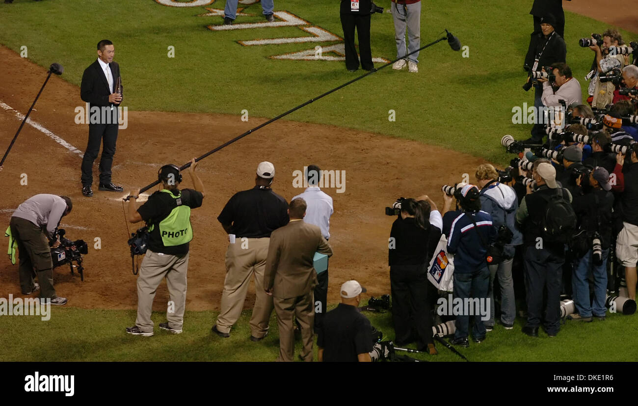 Seattle mariners ichiro suzuki after hi-res stock photography and ...