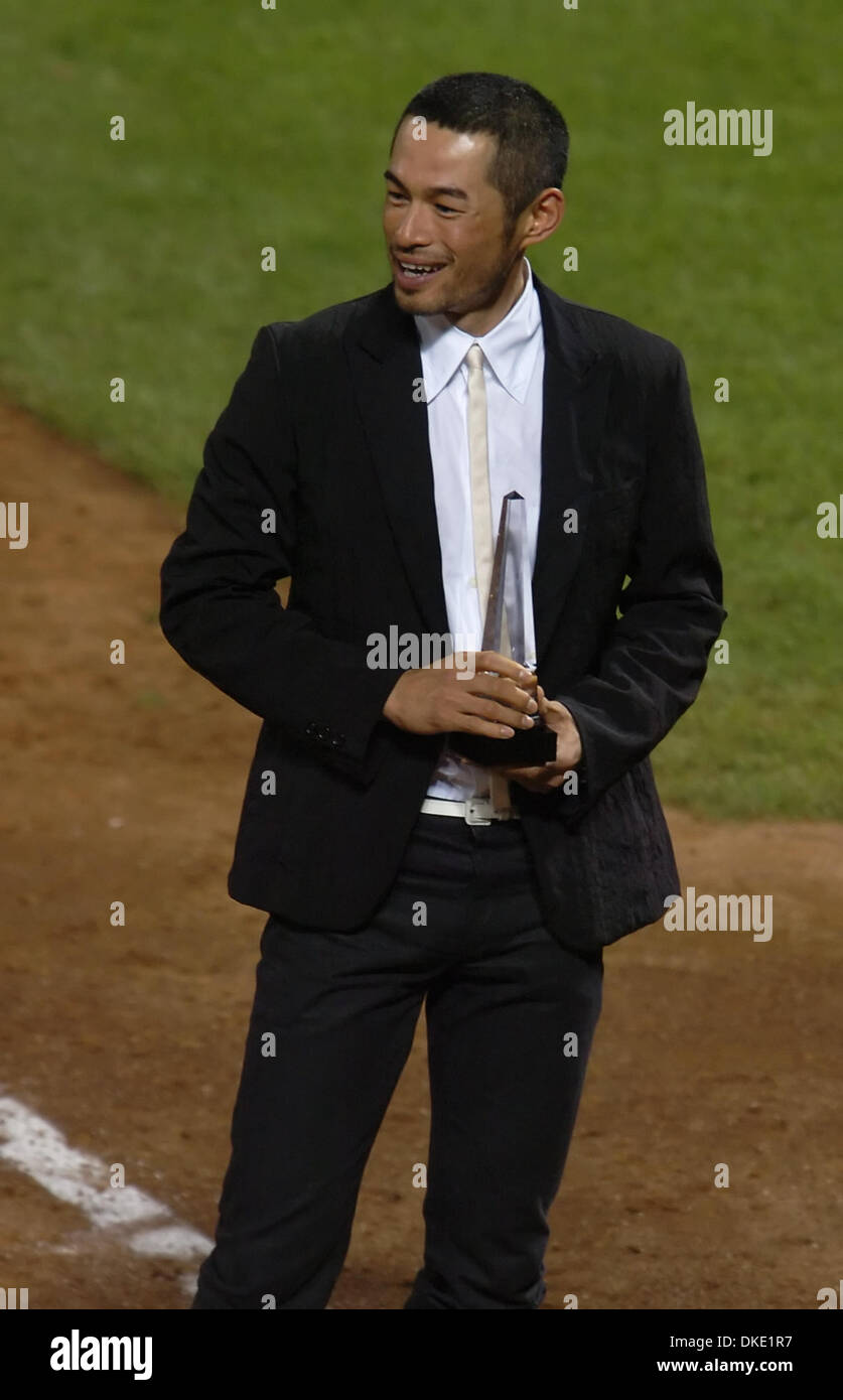 Seattle mariners ichiro suzuki after hi-res stock photography and ...