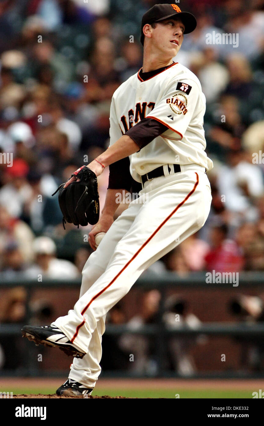 San Francisco Giants starting pitcher Tim Lincecum delivers a pitch ...