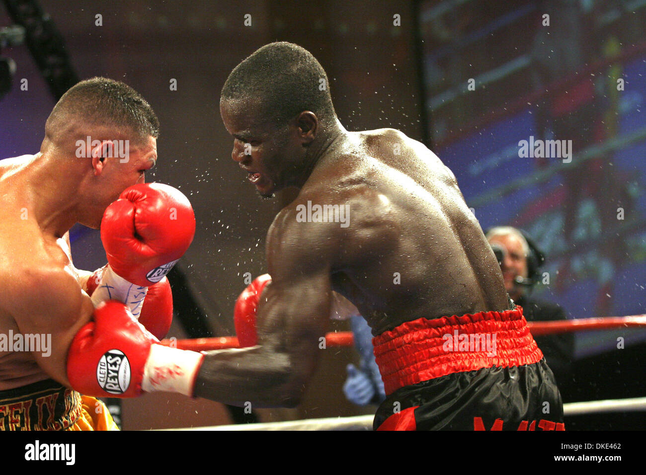 Aug 09, 2007 - Las Vegas, NV, USA - JOSHUA CLOTTEY defeated FELIX ...