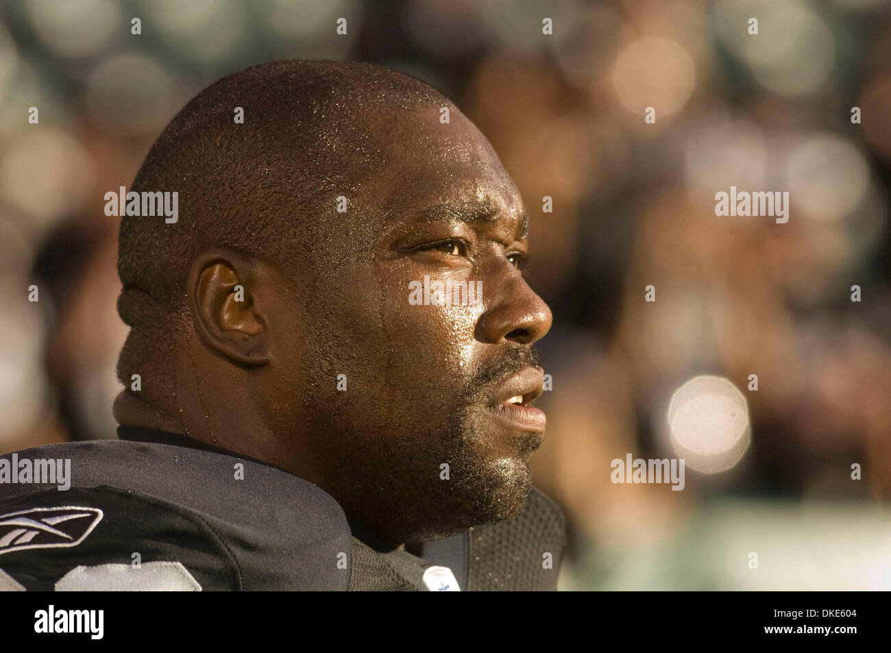 Warren sapp raiders hi-res stock photography and images - Alamy