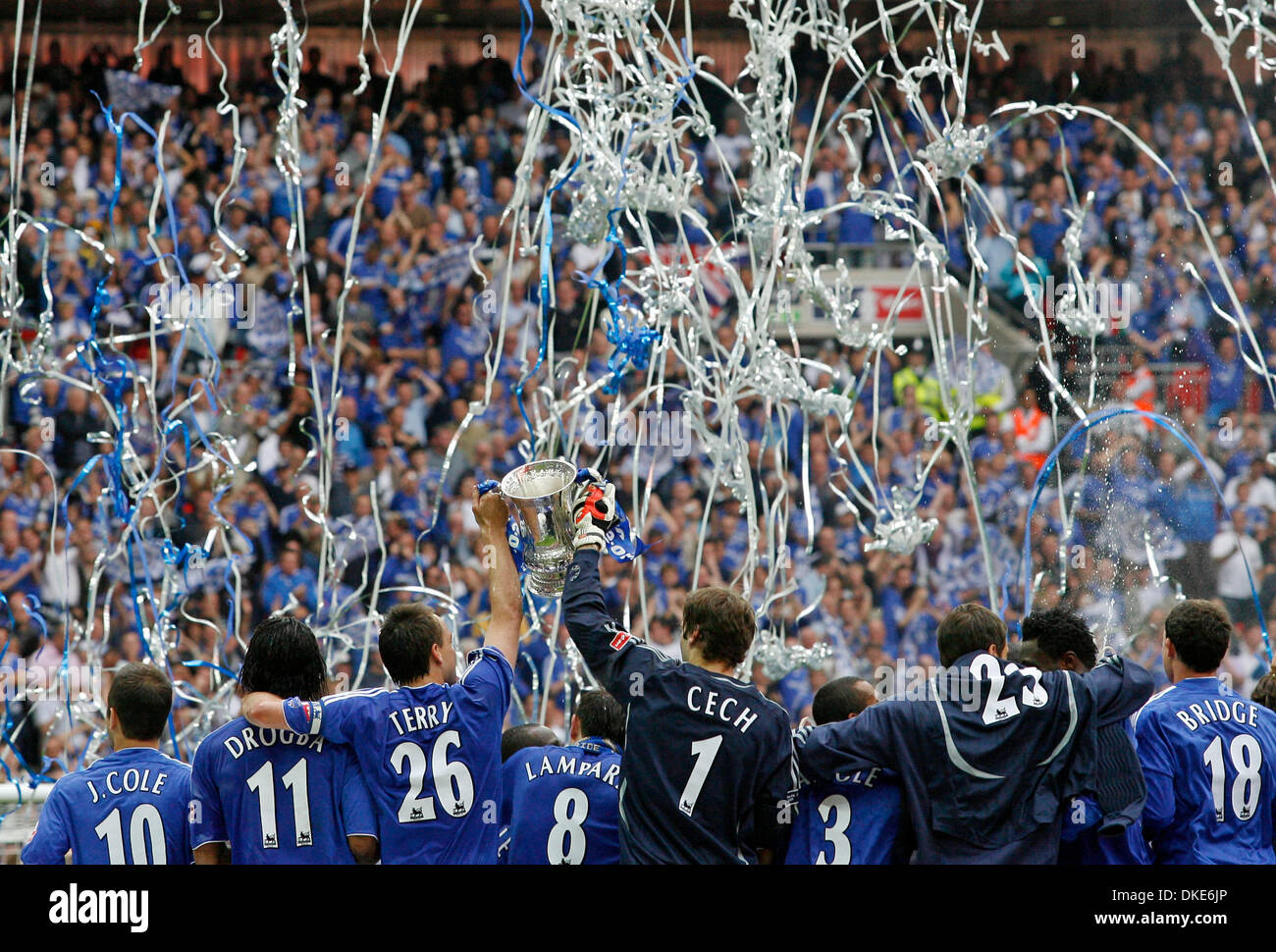 Chelsea players celebrate victory.(Credit Image: © PHOTOGRAPHER/Cal ...