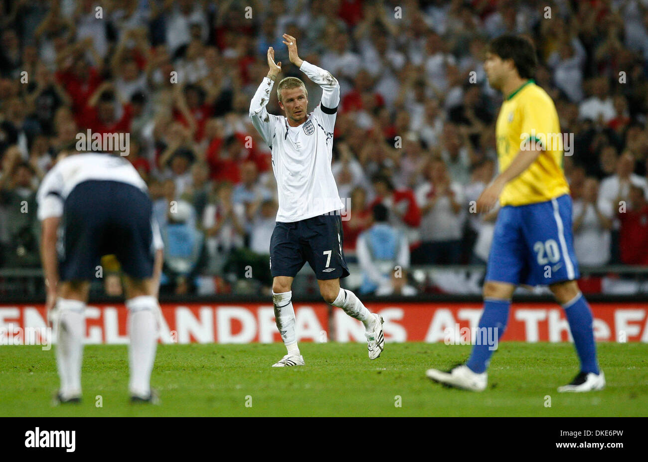 David beckham with the fans hi-res stock photography and images - Alamy