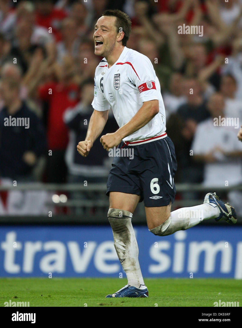 John terry celebrates hi-res stock photography and images - Alamy
