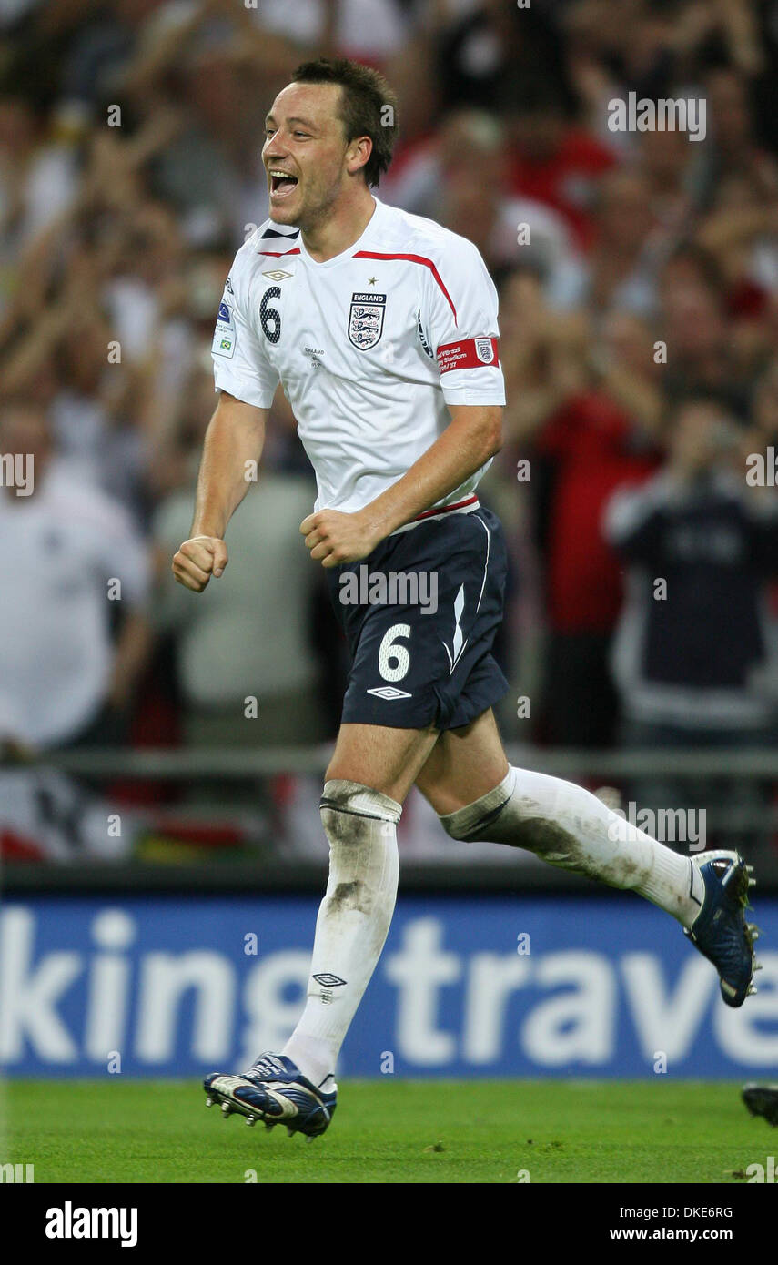 Englands john terry hi-res stock photography and images - Alamy
