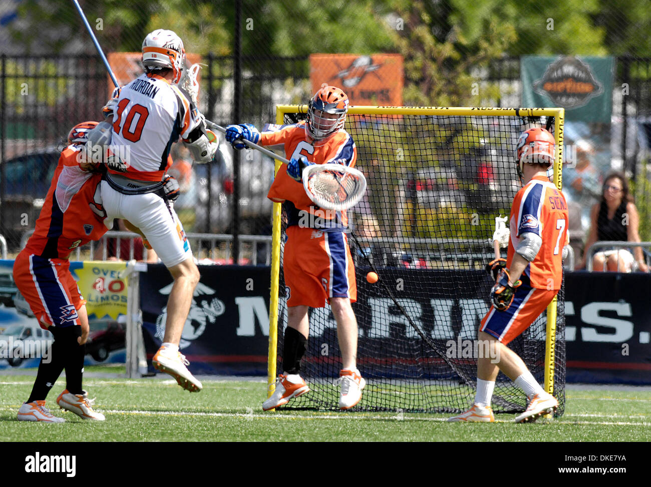 August 26, 2007: Los Angeles attacker Terry Riordan (#10) goes for the ...