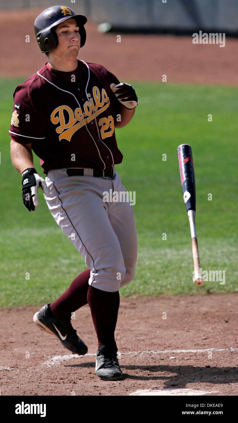 First basemen hi-res stock photography and images - Alamy