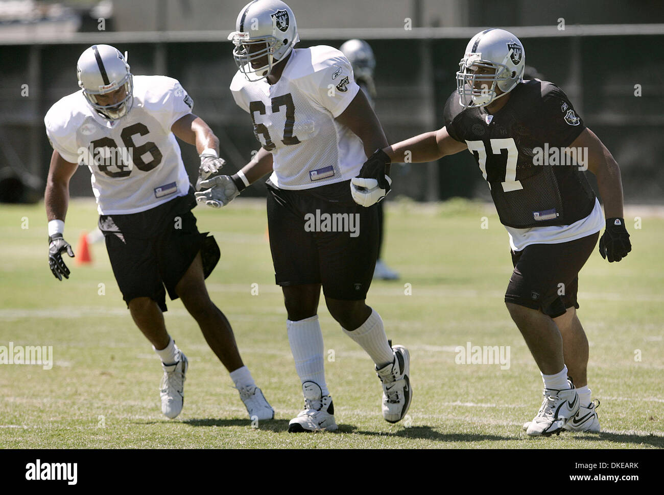 TUESDAY AUGUST 07, 2007 NAPA, CA. - From left, Tight End Tony Stewart ...