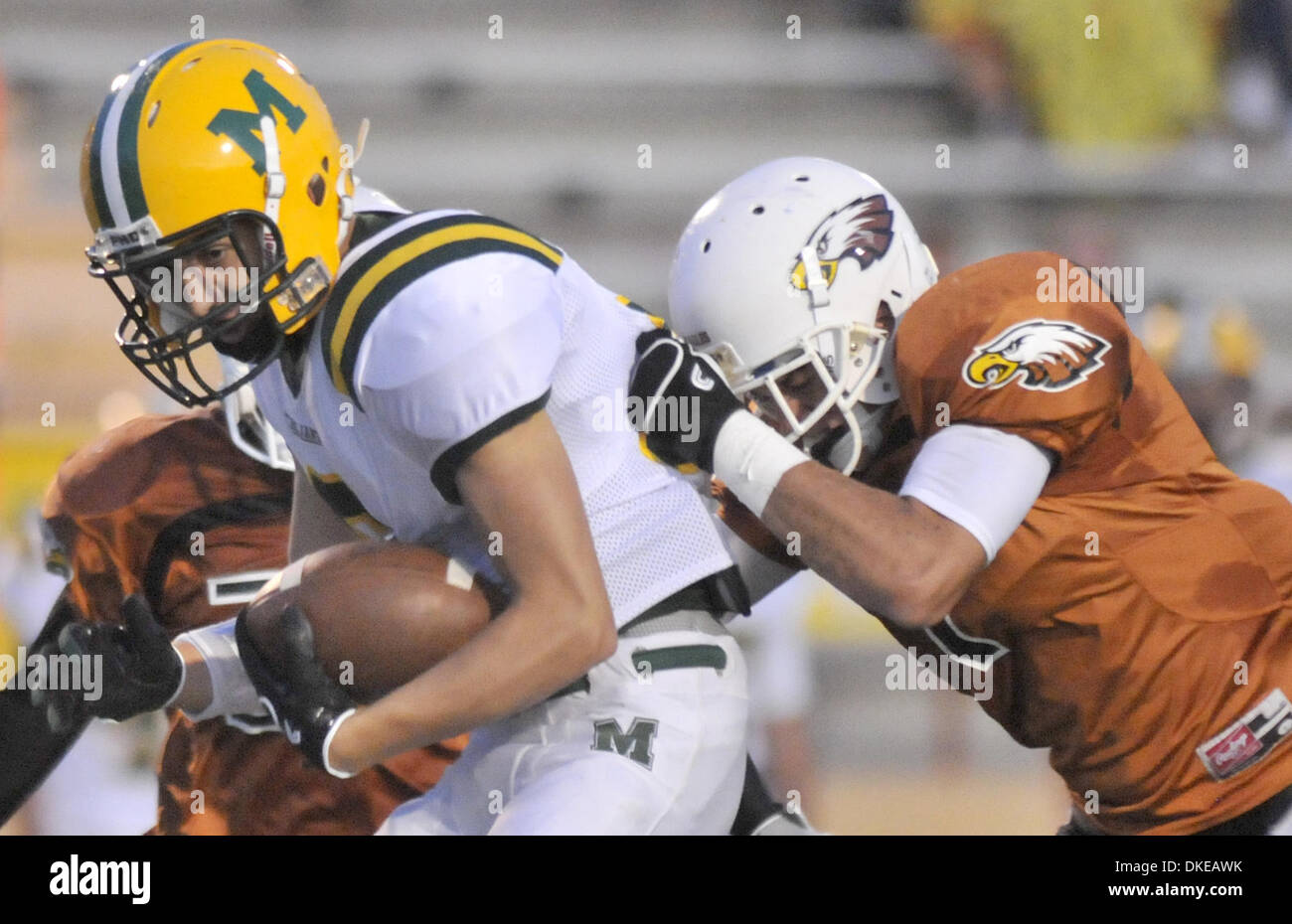 Jan. 15, 2007 - Albuquerque, NM, U.S. - Greg Sorber -- Mayfield's Taylor Gibbs is spun around by ...