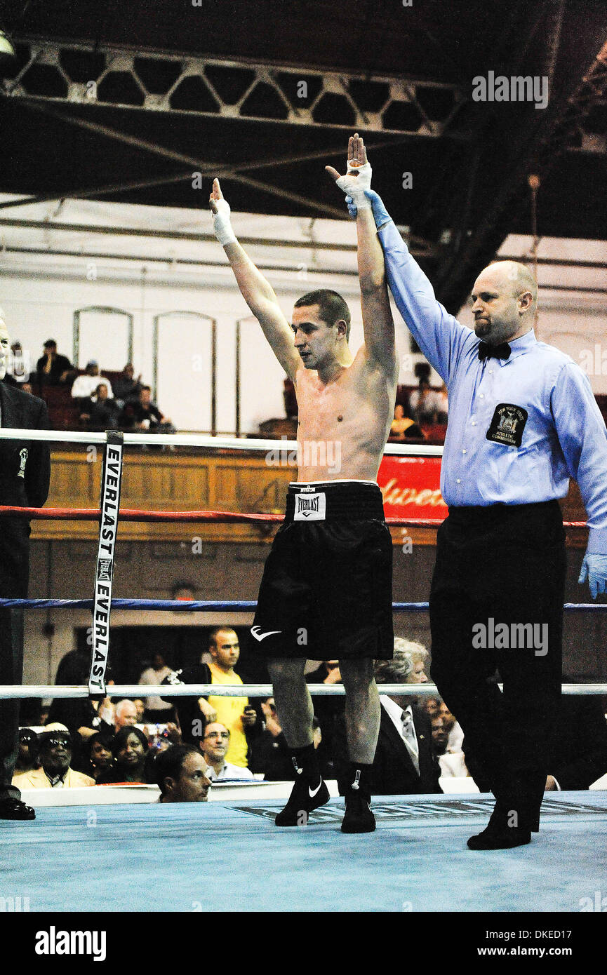May 7, 2009:Boxer Rusian Khayrtoinov of Moscow, Russia celebrates his ...