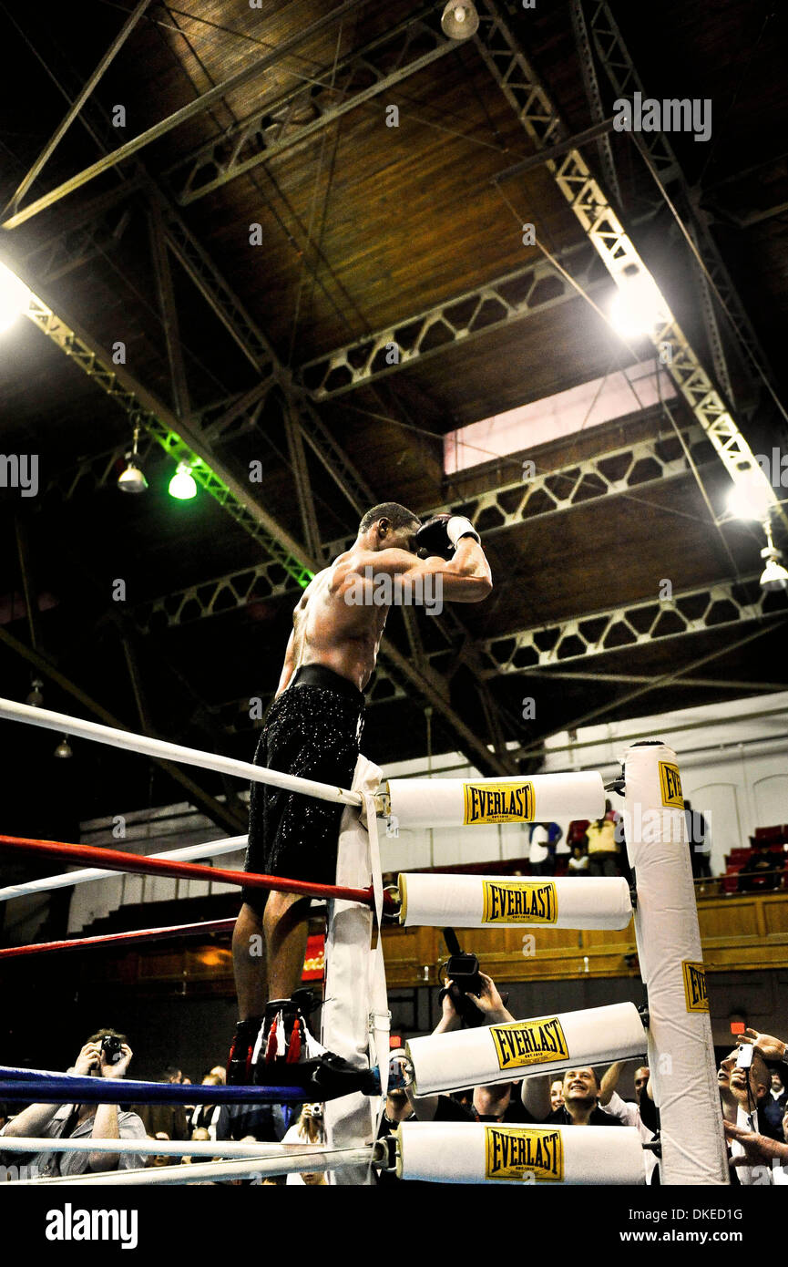 May 7, 2009: Willie Monroe of Rochester, NY celebrates with the crowd ...
