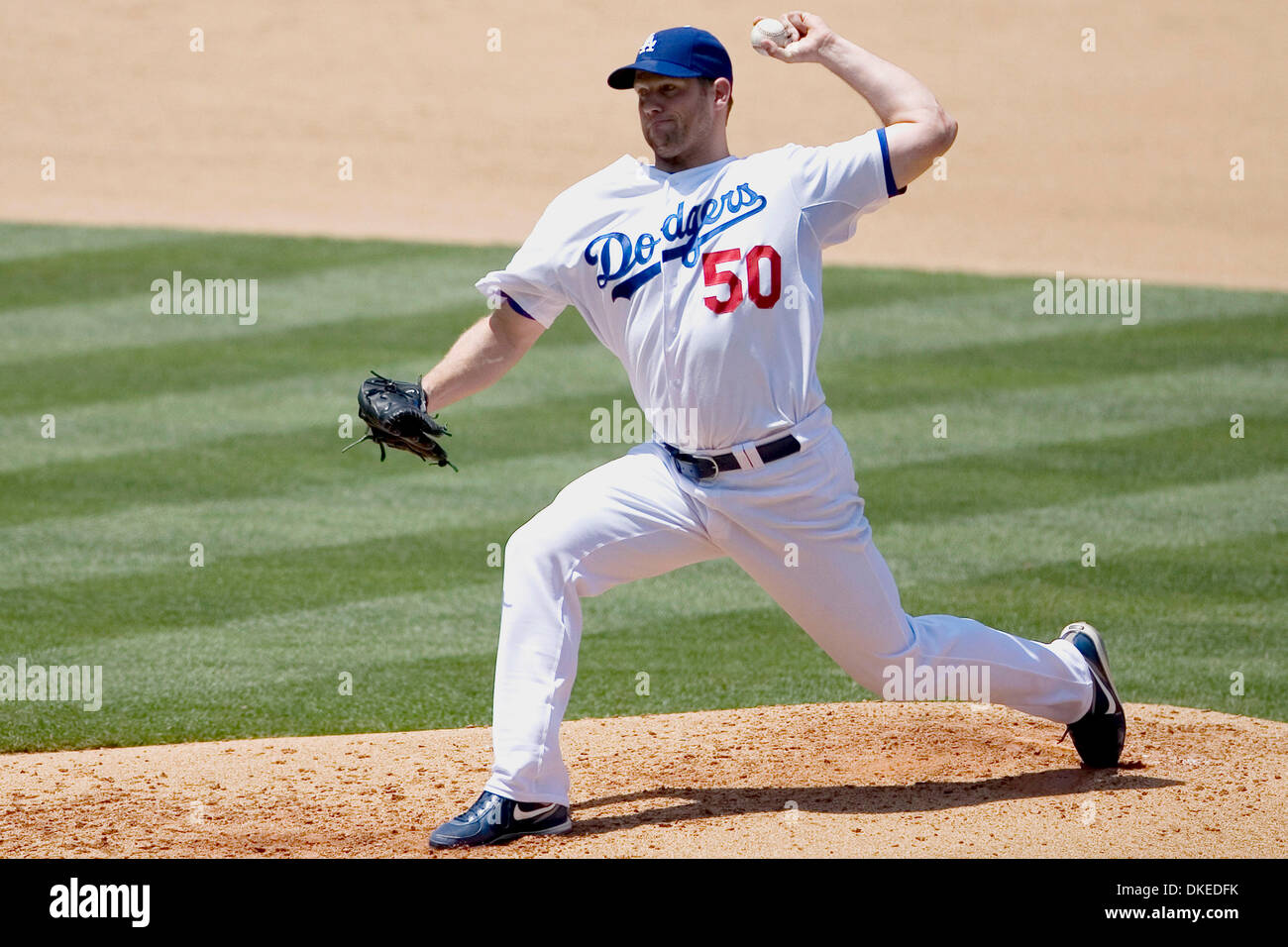 Los angeles dodgers pitcher eric hi-res stock photography and images ...