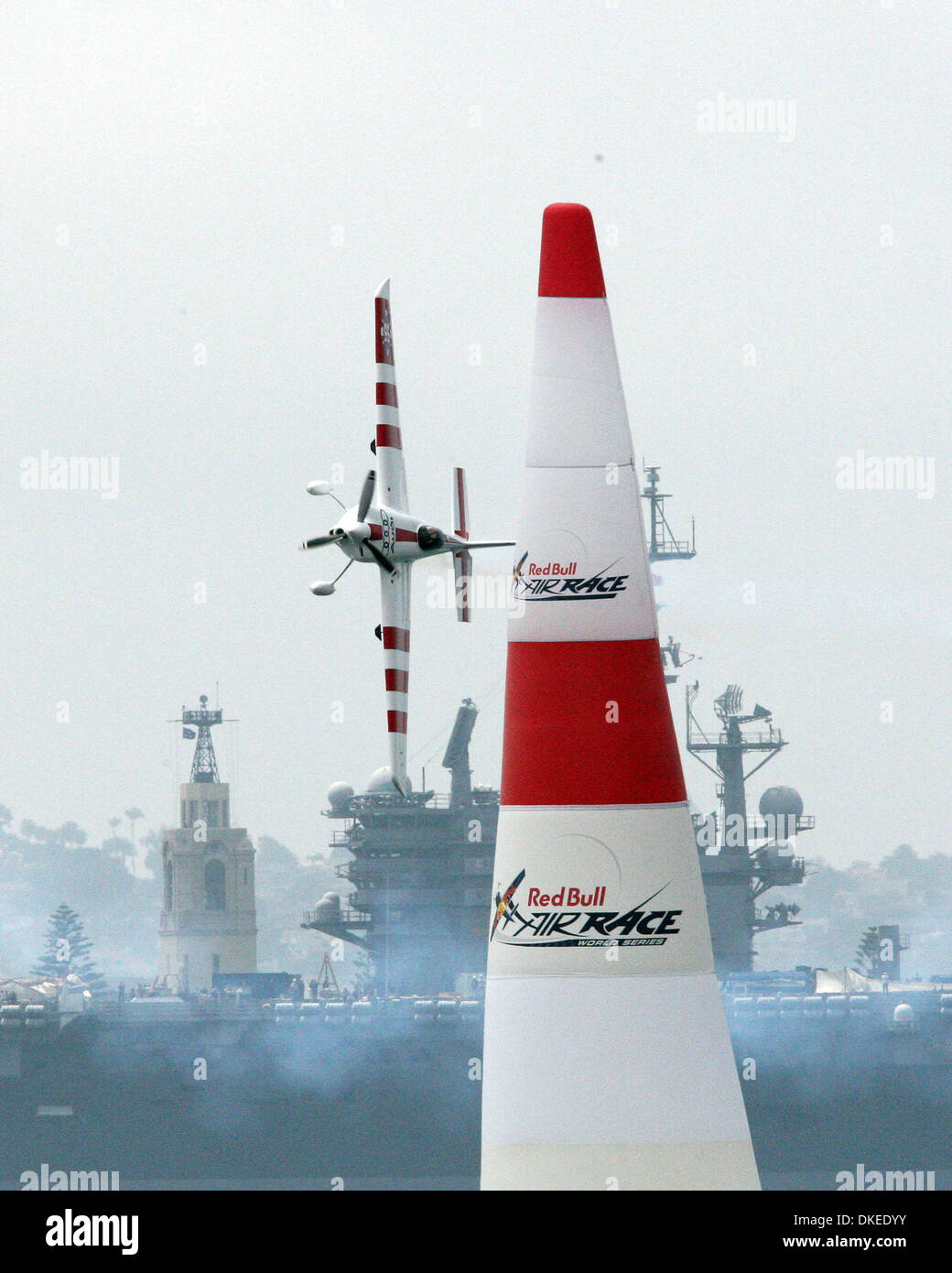 Air race pylons hi-res stock photography and images - Alamy