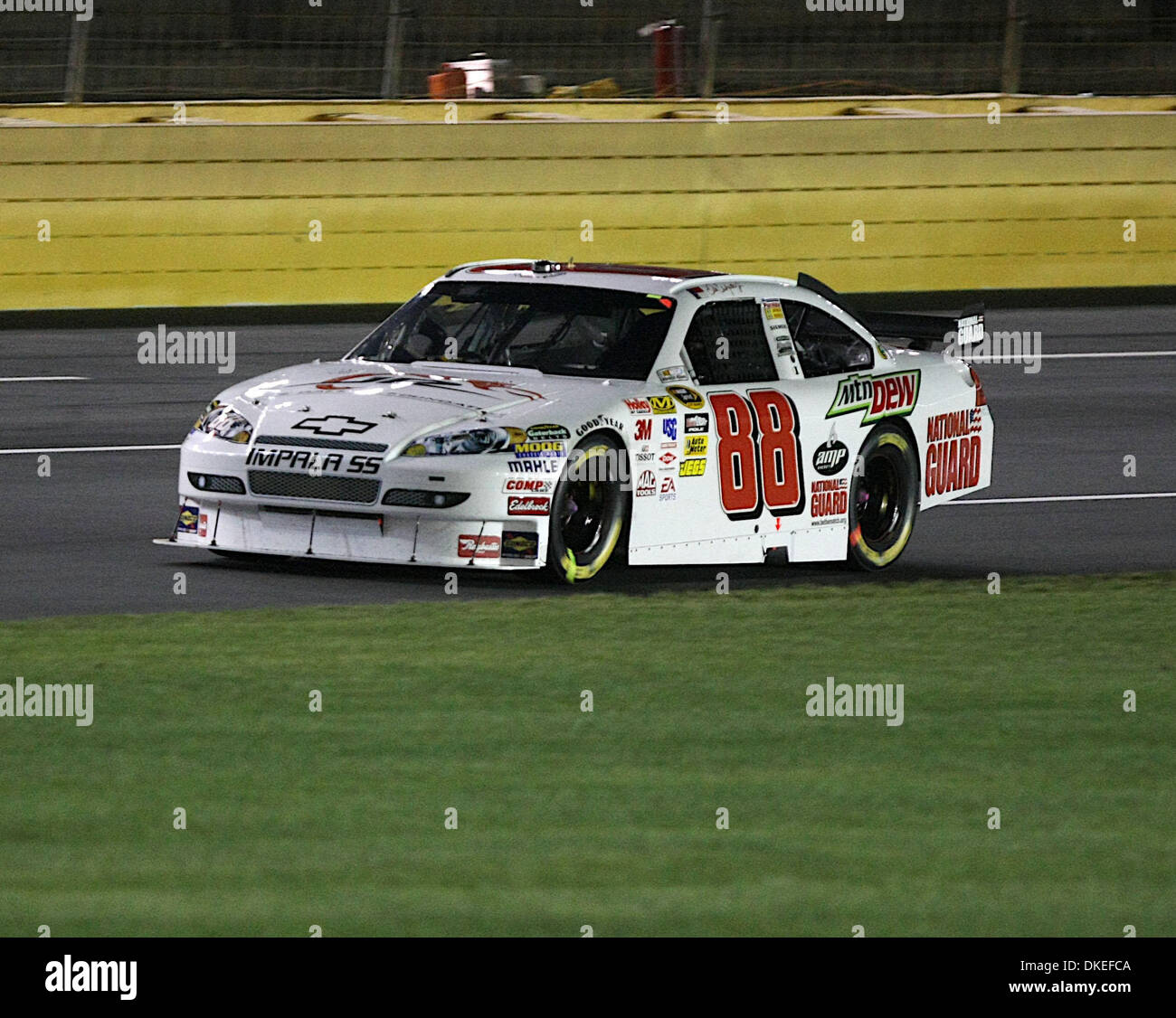 Dale jr racing hi-res stock photography and images - Alamy