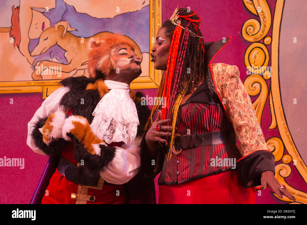 Pantomime puss in boots hi-res stock photography and images - Alamy