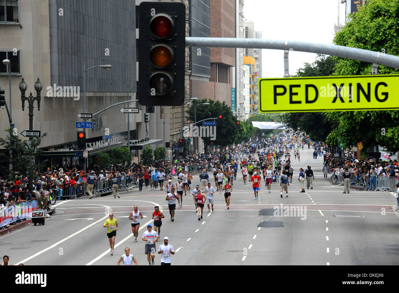 May 25, 2009 - Los Angeles, California, USA - Runners participating in ...
