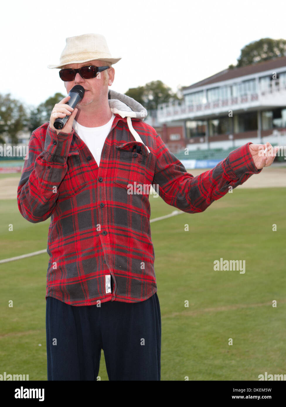 Chris Evans Chris Evans Children In Need cricket match with Bunburys at ...