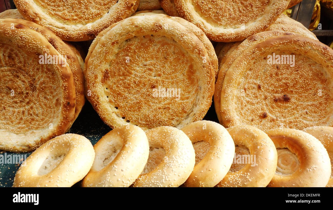 Pile of baked bread or nam in the market Stock Photo - Alamy