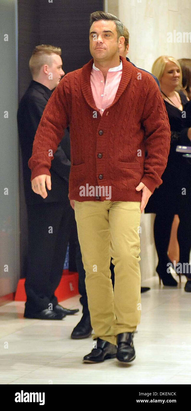 Robbie Williams launches his new menswear clothing label 'Farrell ...