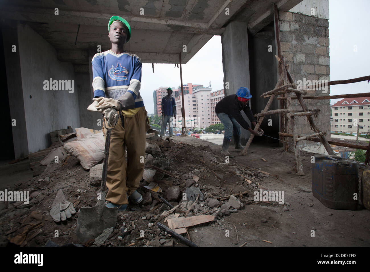 Construction workers on a high rise building site, Nairobi, Kenya Stock ...