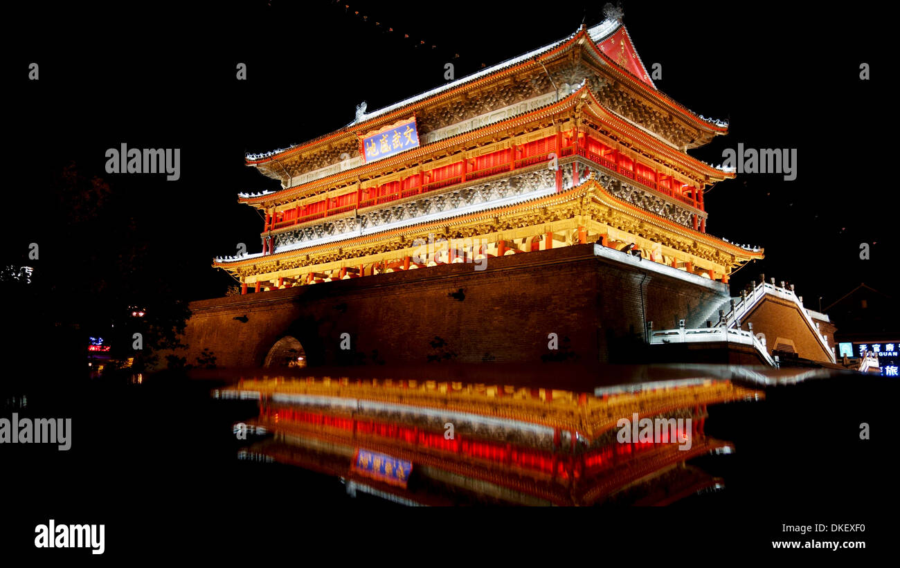 Night view of the Drum Tower in Xian Stock Photo - Alamy