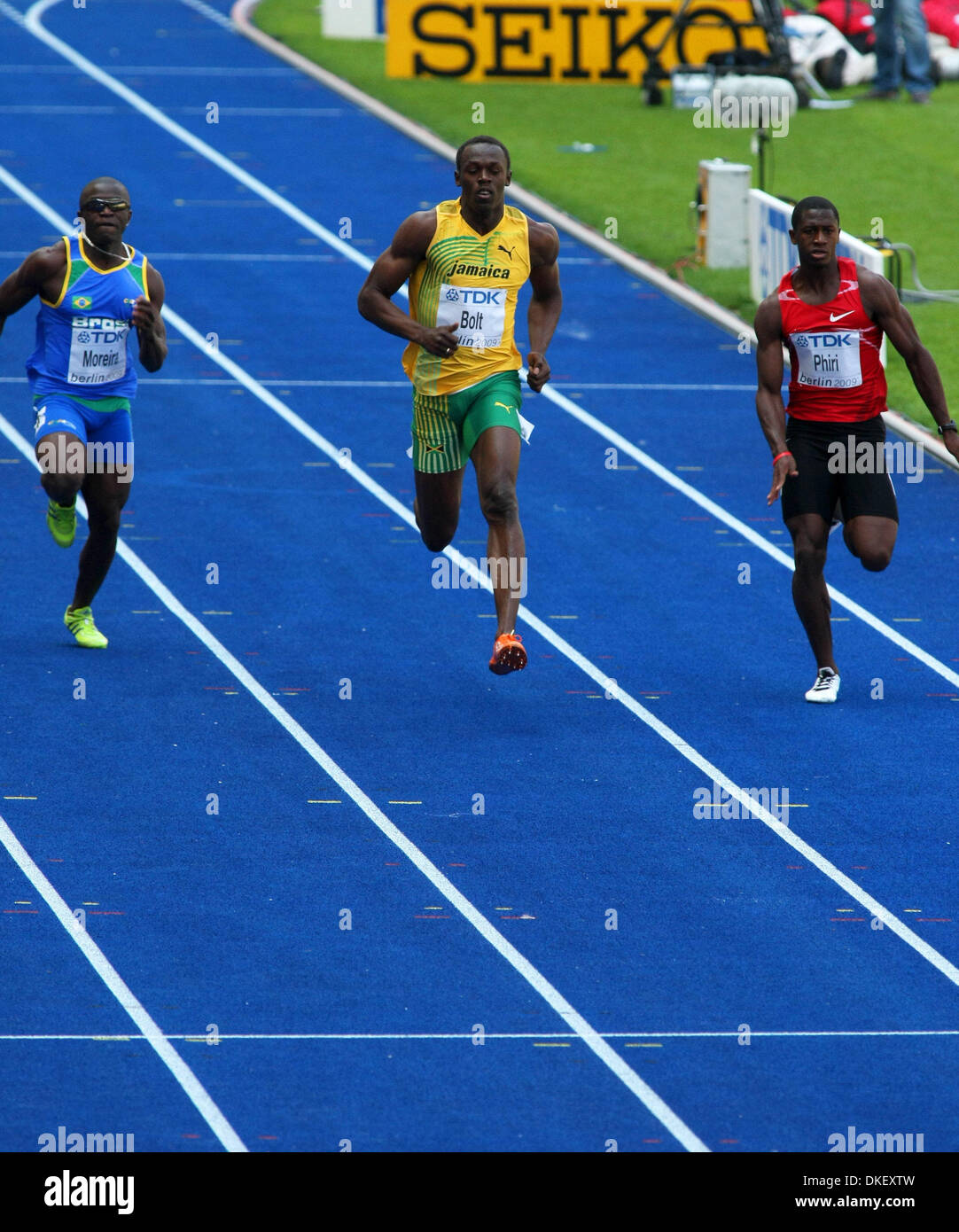 Usain bolt berlin 2009 100m hi-res stock photography and images - Alamy