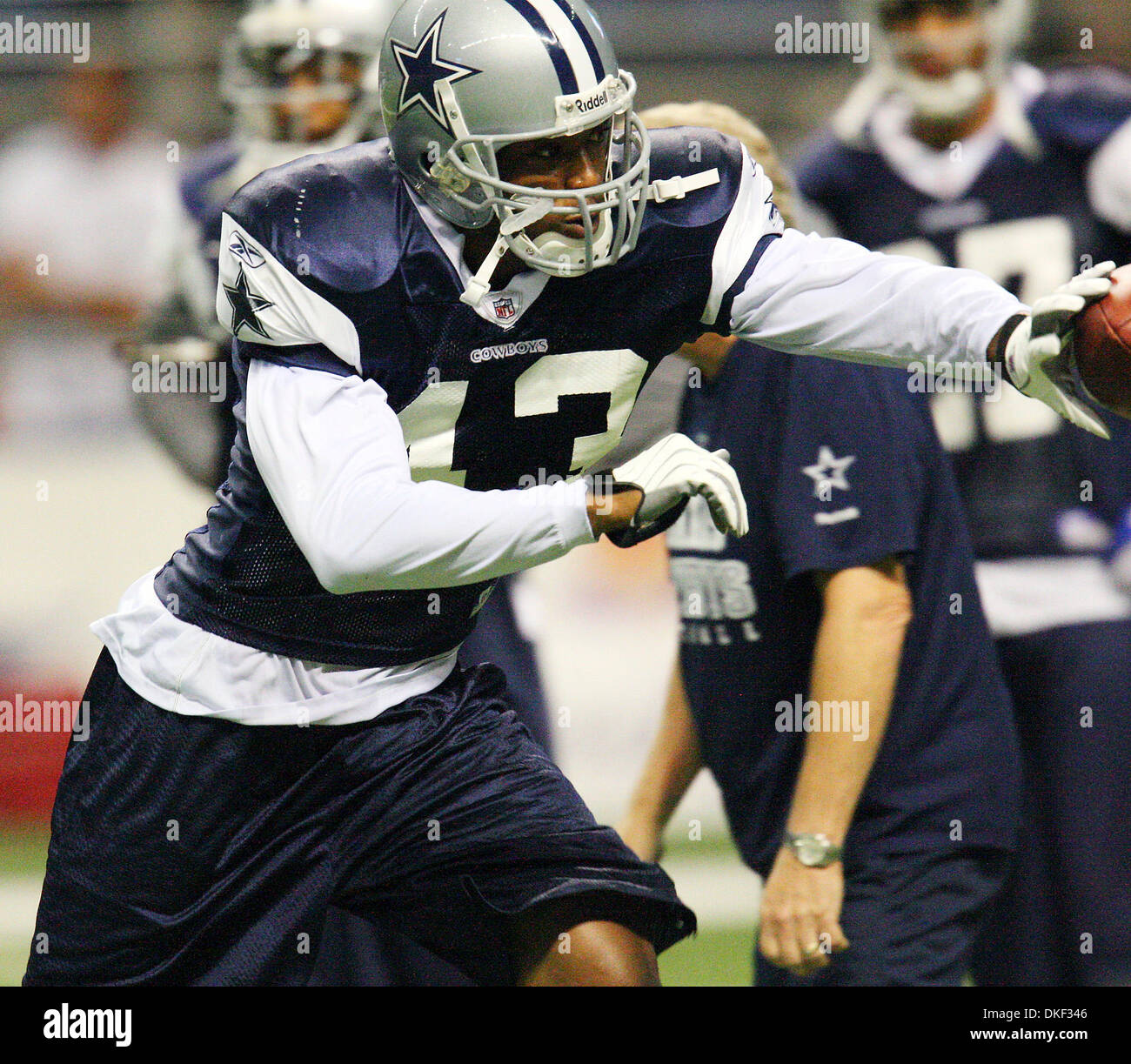 FOR SPORTS - Dallas Cowboys' safety Gerald Sensabaugh drills during ...
