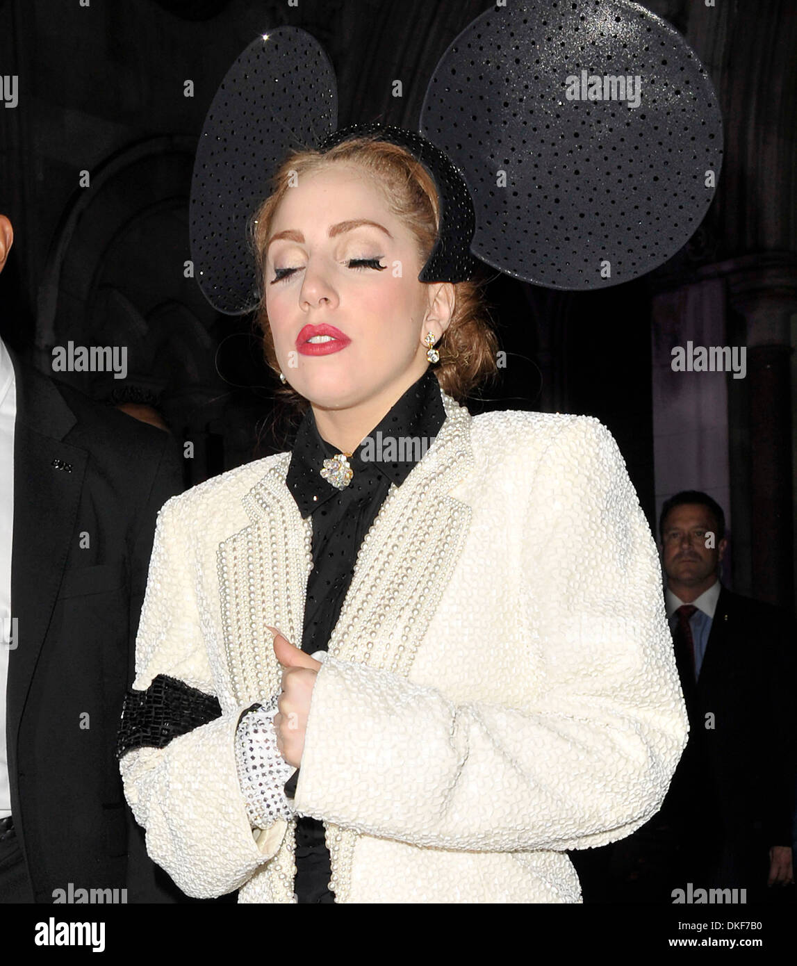 White mickey mouse ears hi-res stock photography and images - Alamy