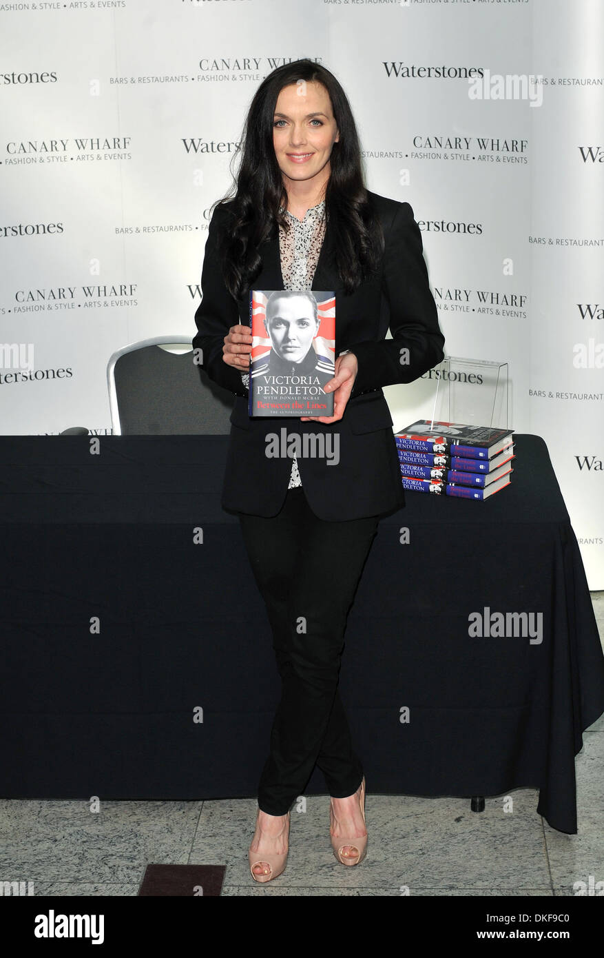 Team GB 2012 Olympic Gold Medalist Victoria Pendleton signs her book ...
