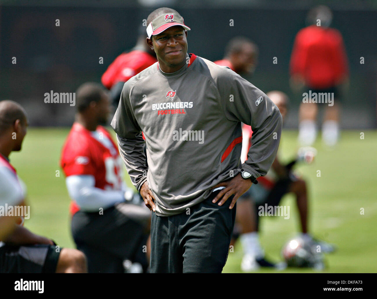 DANIEL WALLACE | Times.TP 307749 WALL Bucs 7 (06/16/2009 Tampa) Head ...