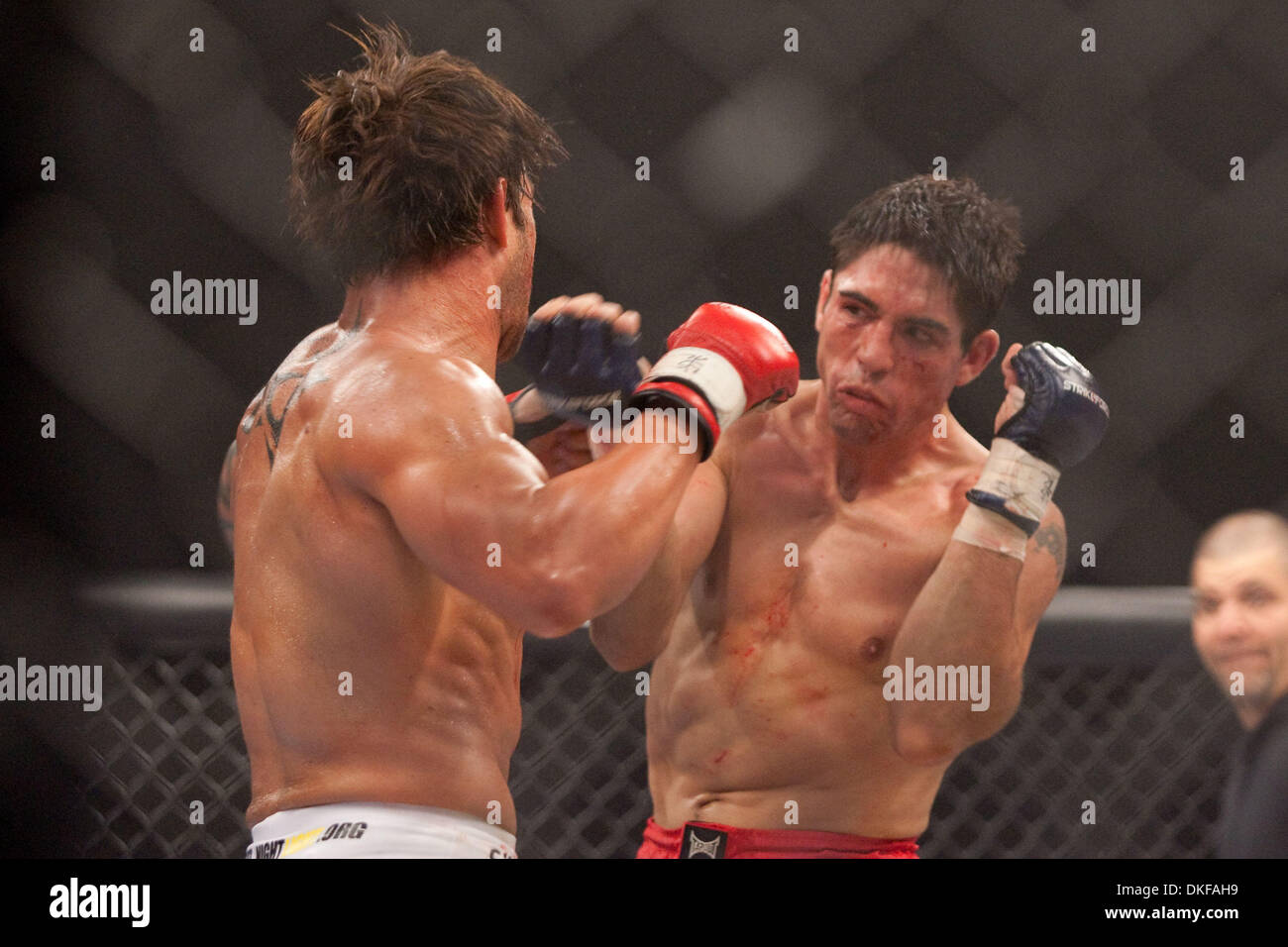 Jun 19, 2009 - Kent, Washington, USA - Strikeforce MMA fighting from ...