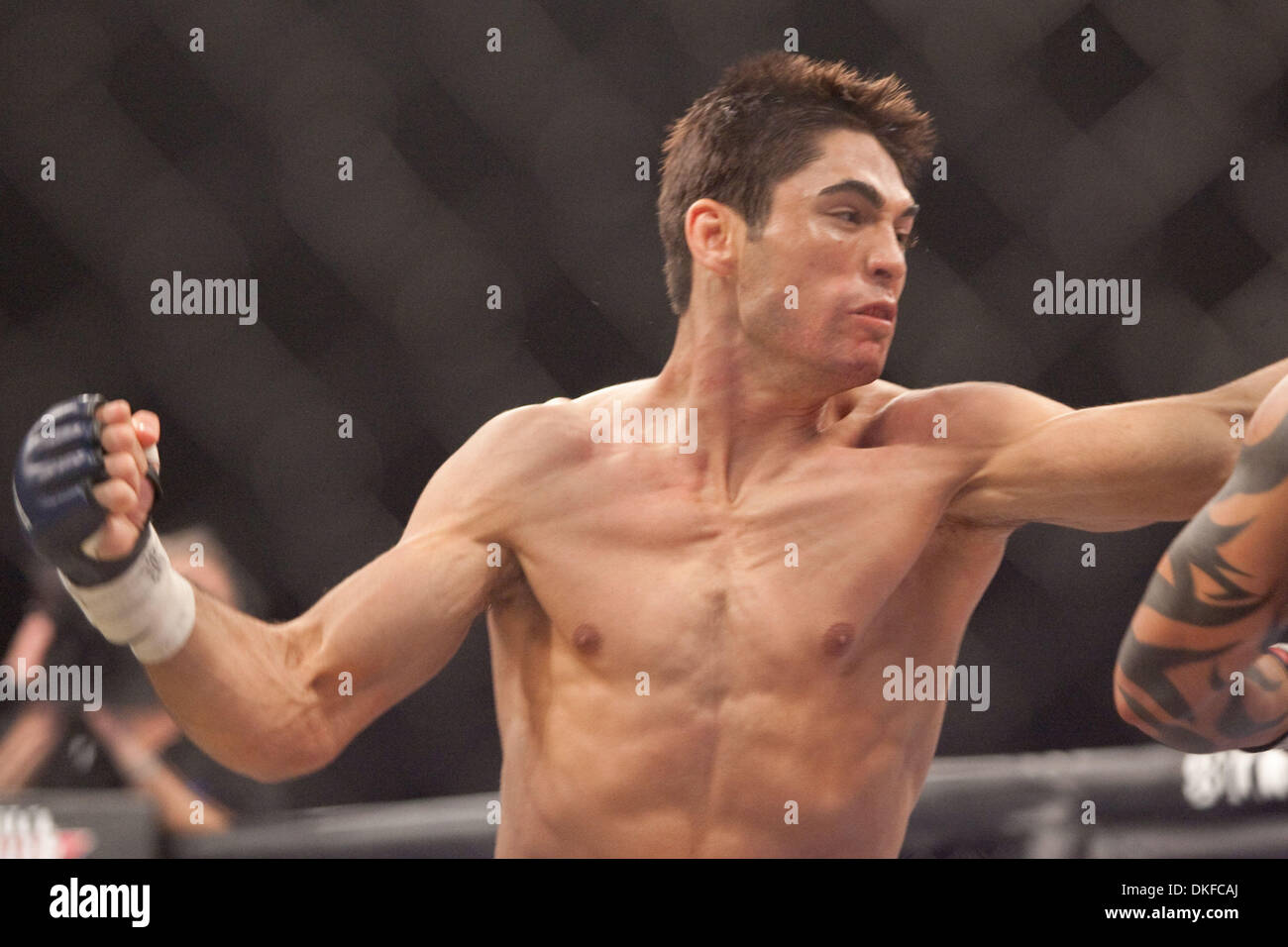 Jun 19, 2009 - Kent, Washington, USA - Strikeforce MMA fighting from ...