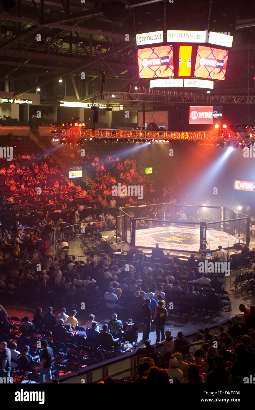 Showare center hi-res stock photography and images - Alamy