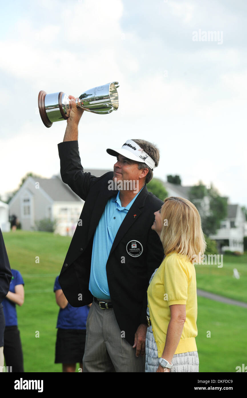 Jun 28, 2009 - Cromwell, Connecticut, USA - KENNY PERRY with his wife ...