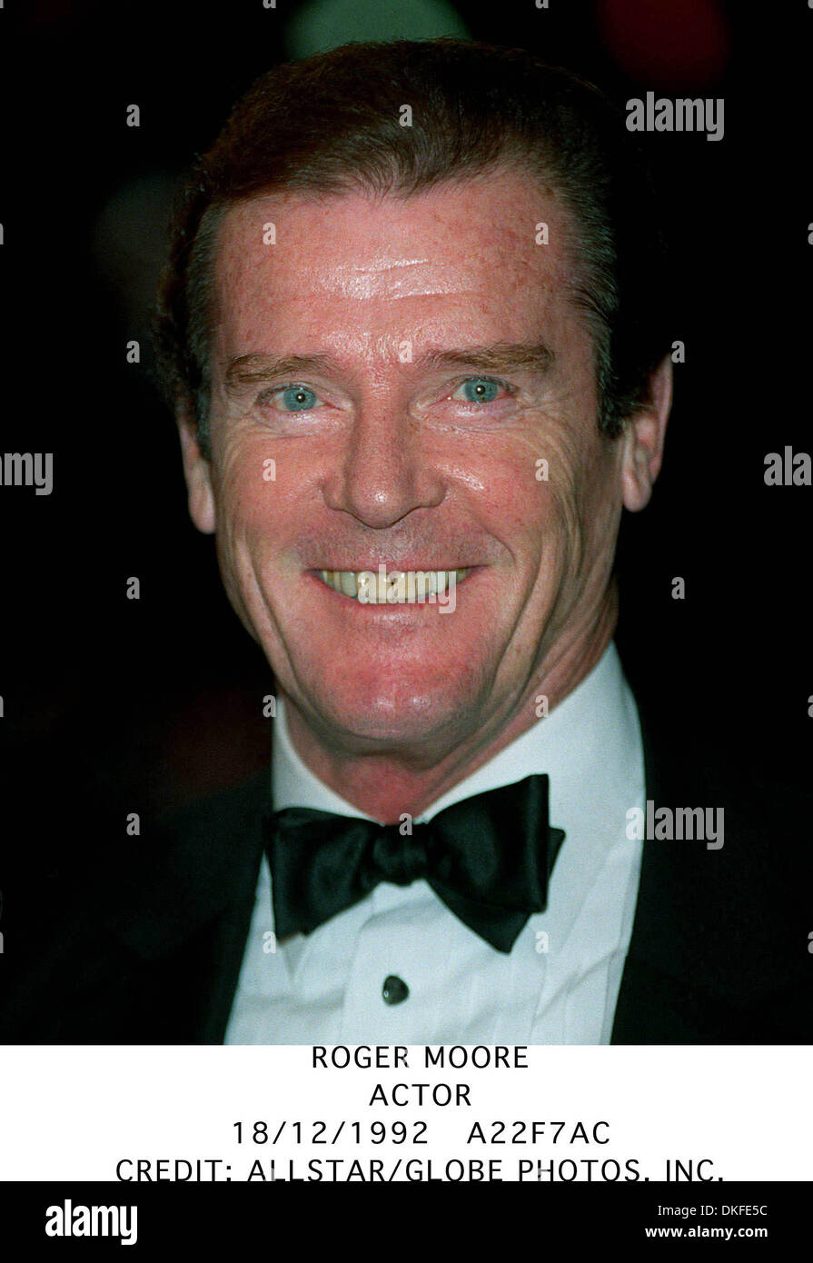 Roger moore credit hi-res stock photography and images - Alamy