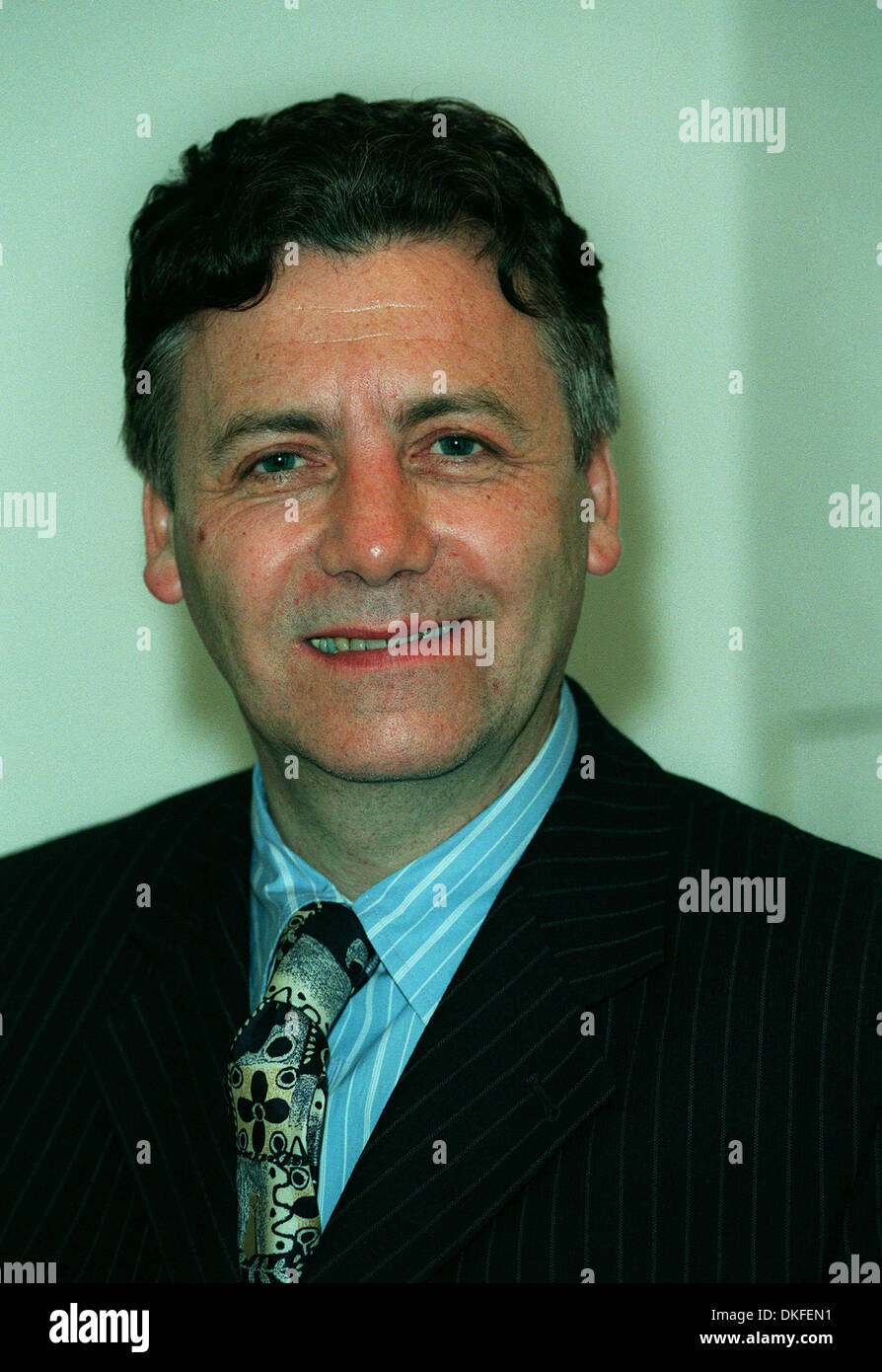 JEFF BANKS.DESIGNER & TV PRESENTER.13/06/1995.F53C23A Stock Photo - Alamy