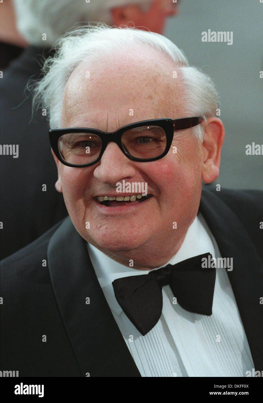 Ronnie barker comedian hi-res stock photography and images - Alamy
