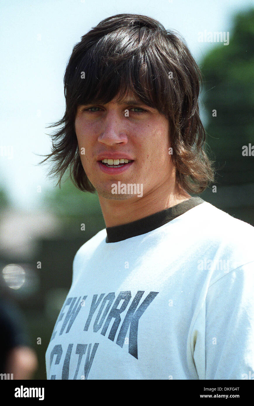 Vernon kay 2002 hi-res stock photography and images - Alamy