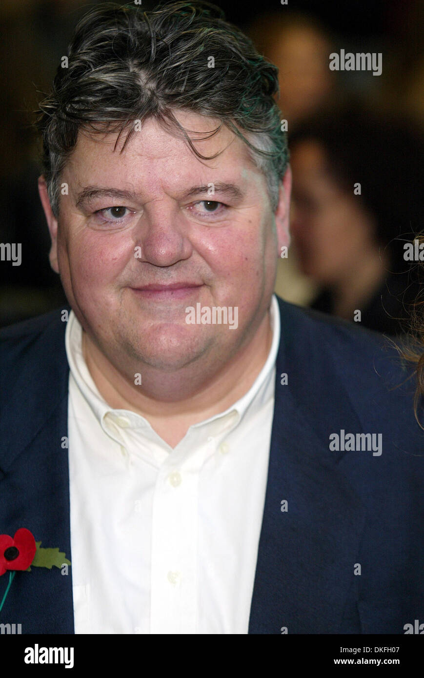 Robbie coltrane 2002 hi-res stock photography and images - Alamy