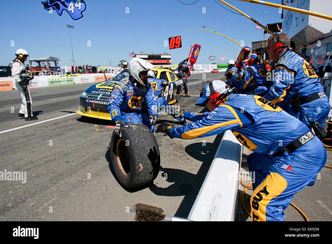 Nascar Pit Stop High Resolution Stock Photography and Images - Alamy