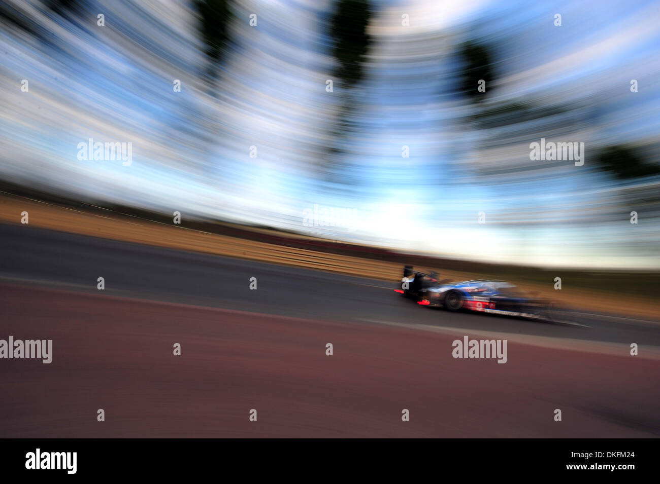 June 13, 2009 - Le Mans, France - #9 Peugeot Sport 908 during the 24 ...