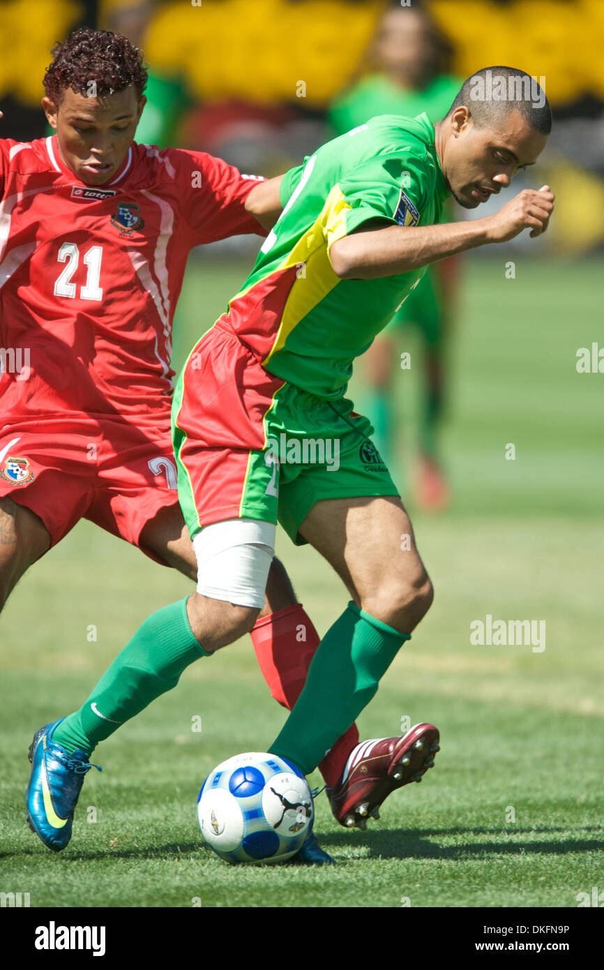Jul 05, 2009 - Oakland, California, USA - Panama midfielder ALMICAR ...
